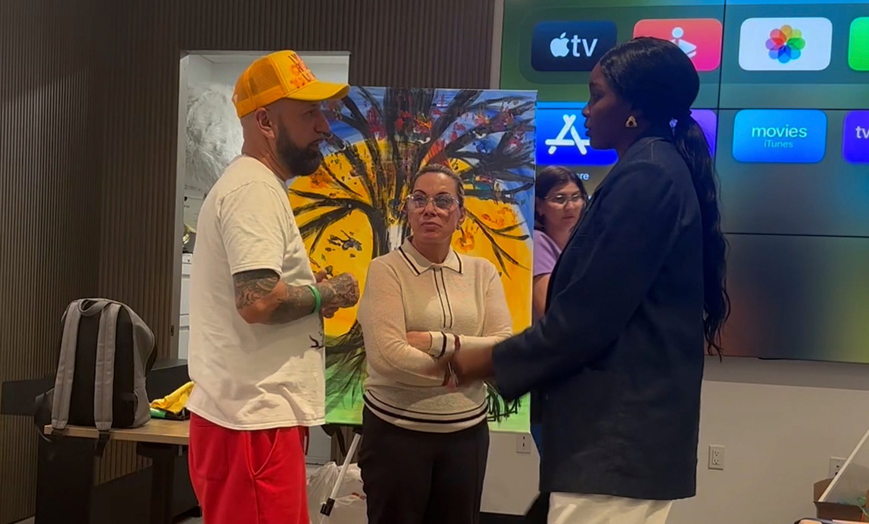 Arte, emoción y esperanza: Supreme Twins Foundation recibe al artista ...